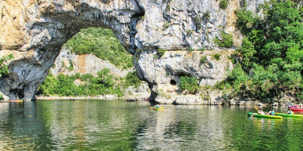 Road trip en Ardèche : les sites incontournables à voir ! - SIXT