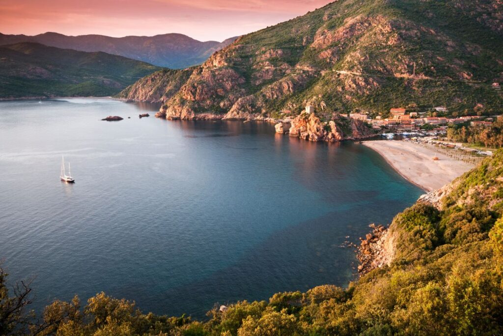 Road trip Corse du Nord : 10 étapes entre mer et montagne - SIXT